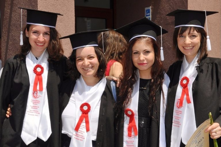 Galerie foto - Inchirieri robe absolvire festivitati - eRoba.ro